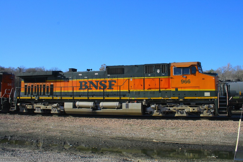 BNSF 966
